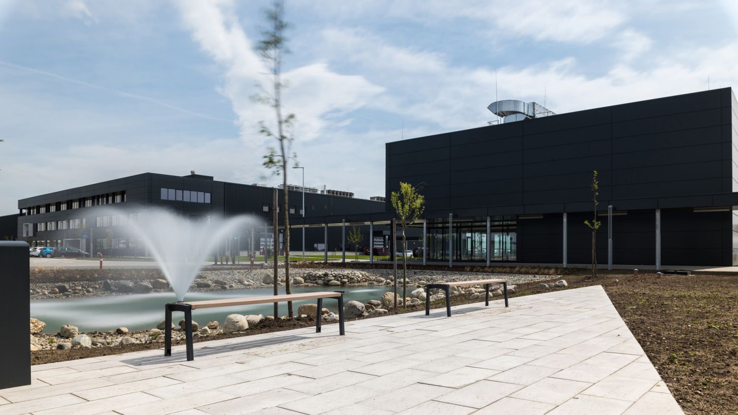 A Thyssenkrupp Components Technology Hungary Kft. gyármegnyitó ...